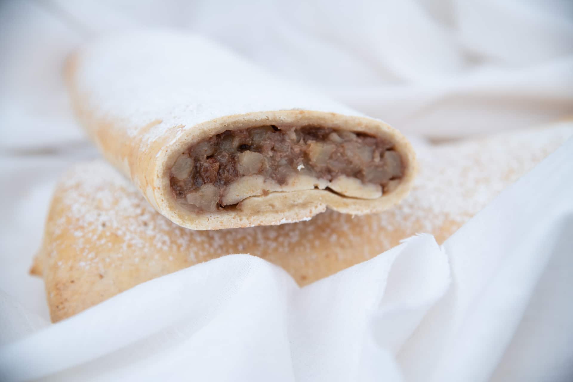 Glutenfreier Strudelteig mit Apfelfülle